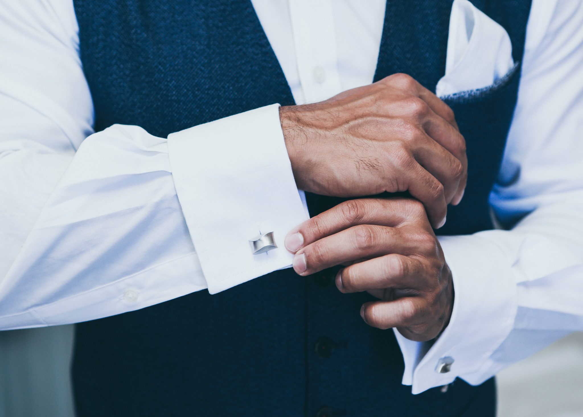 How to Pick the Right Cufflinks