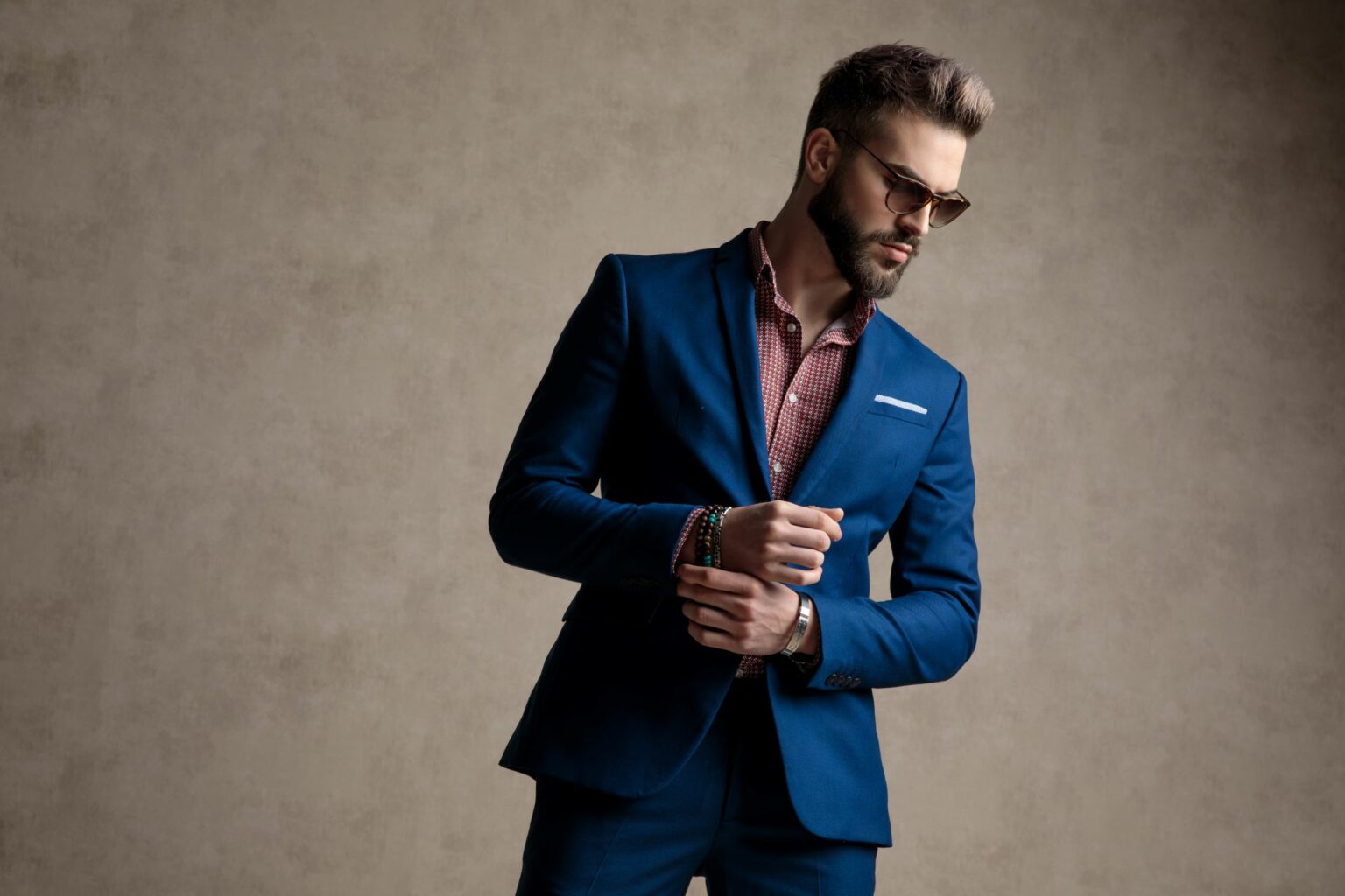 3 Best Occasions To Wear A Suit With No Tie